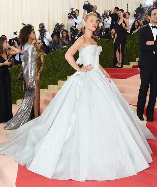 Lindsay Lohan Went Off On Zendayas Cinderella Look At The Met Gala On Instagramand It Wasnt