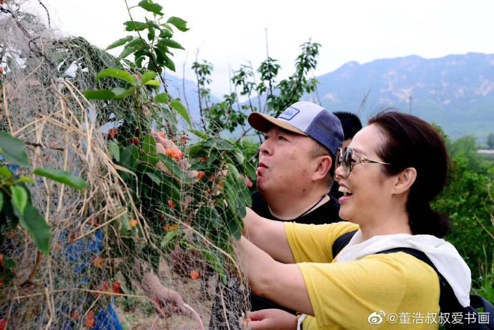63岁董浩叔叔近照曝光，身材超越 肥猫”郑则仕？腿部伤痕揪心 Nestia