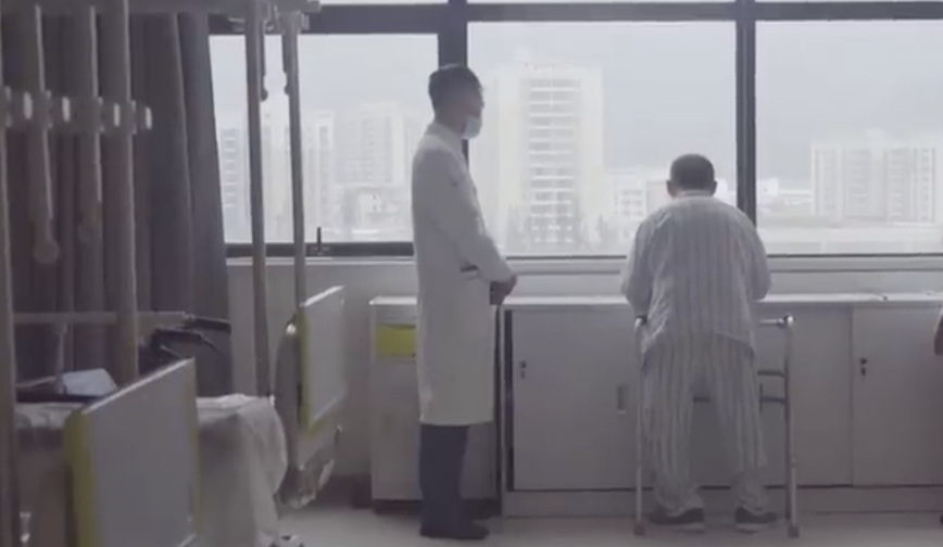 ‘Folded man’ in China survived 4 operations, can now stand & admire the ... ‘Folded man’ in China survived 4 operations, can now stand & admire the ...