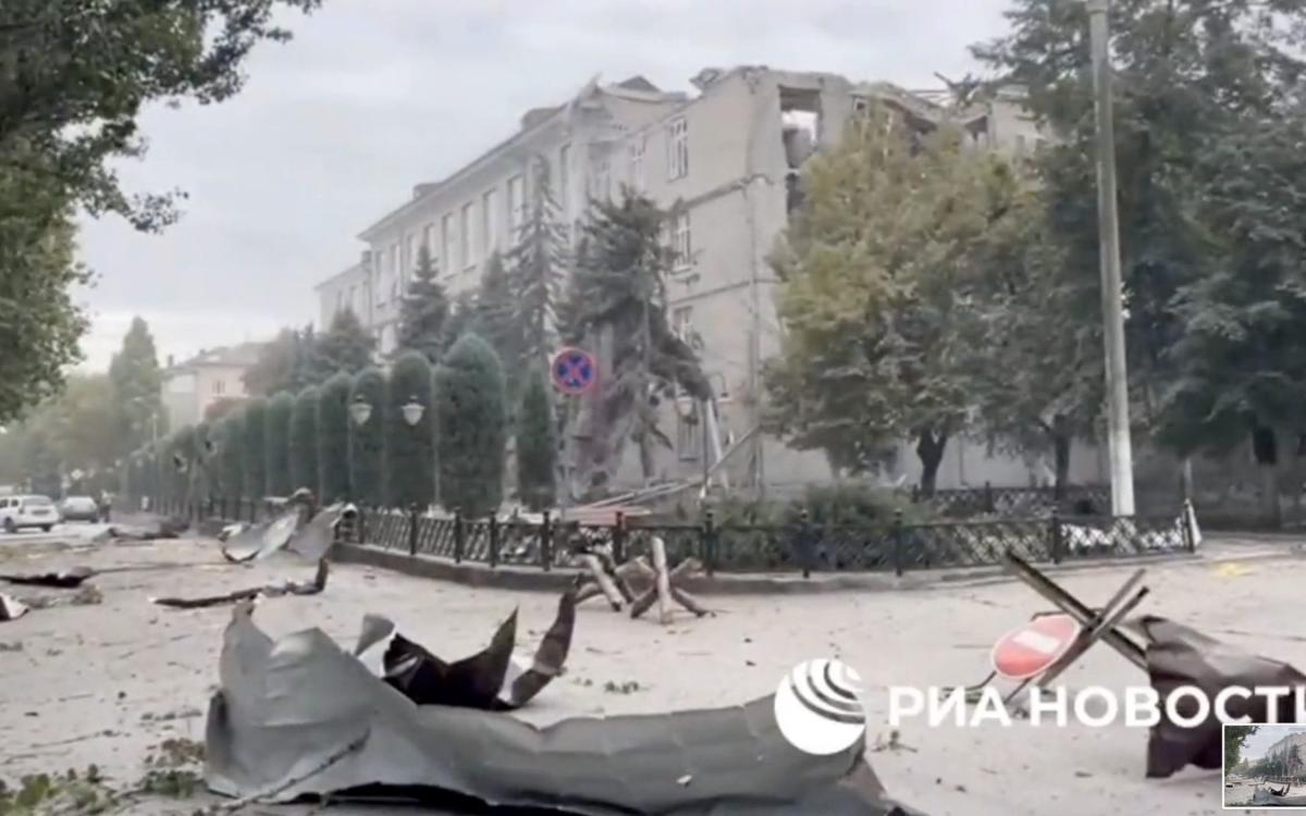 Ukraine Rains Down Barrage Of Himars Missile Strikes On Kherson