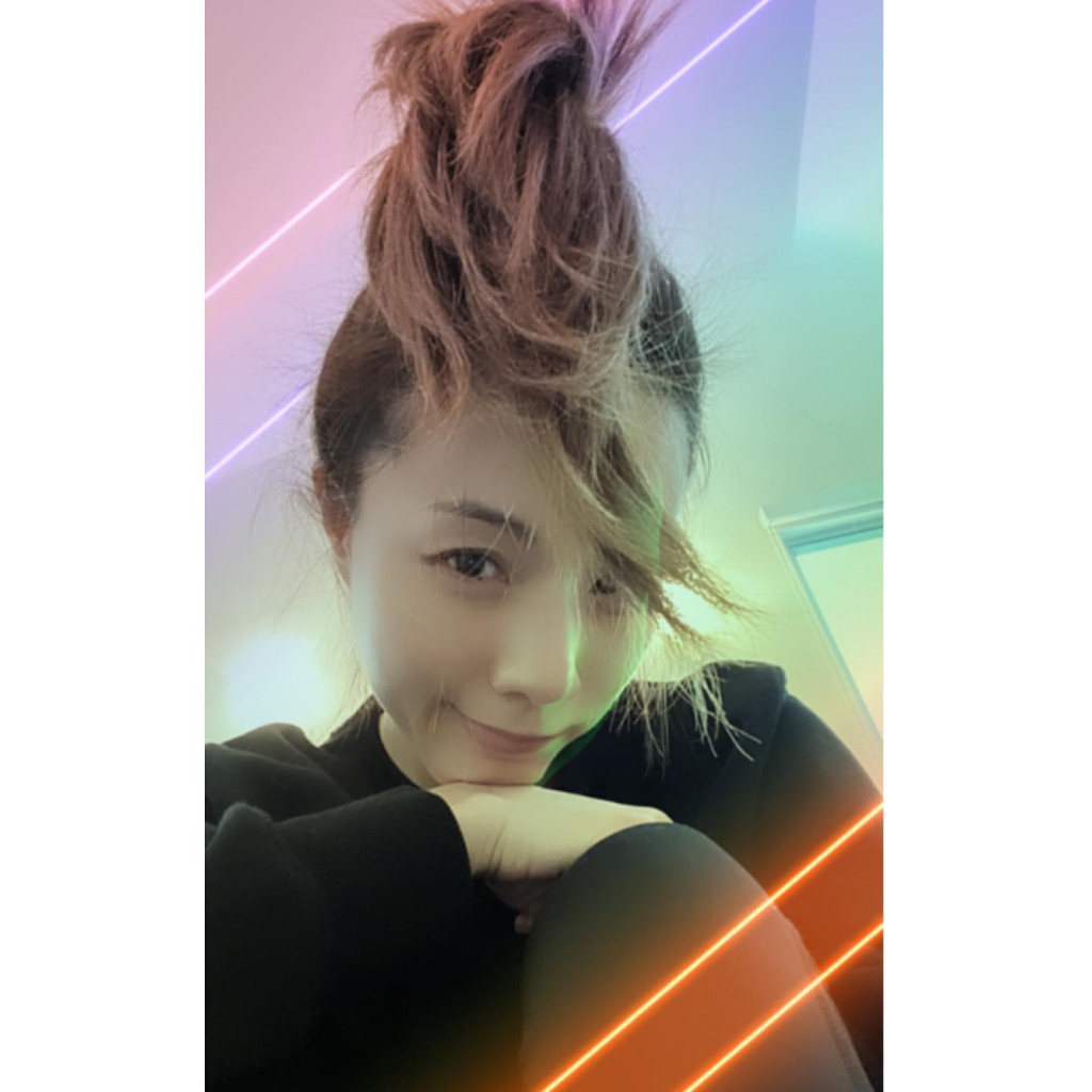 39岁邓丽欣全裸出浴照曝光!露白滑靓背晒纤腰极诱人 Nestia