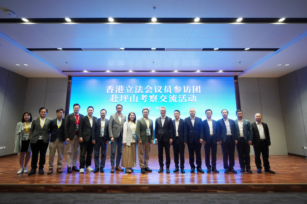 立法会议员考察深圳坪山探讨云巴及智慧交通系统 张欣宇:盼北部都会区借镜 Nestia