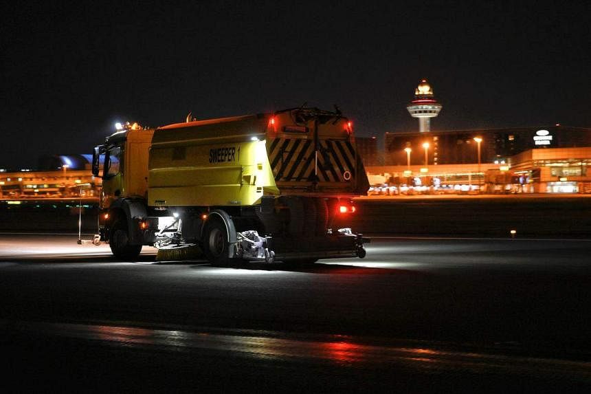 How Changi Airport keeps its runways safe for airplanes | Nestia