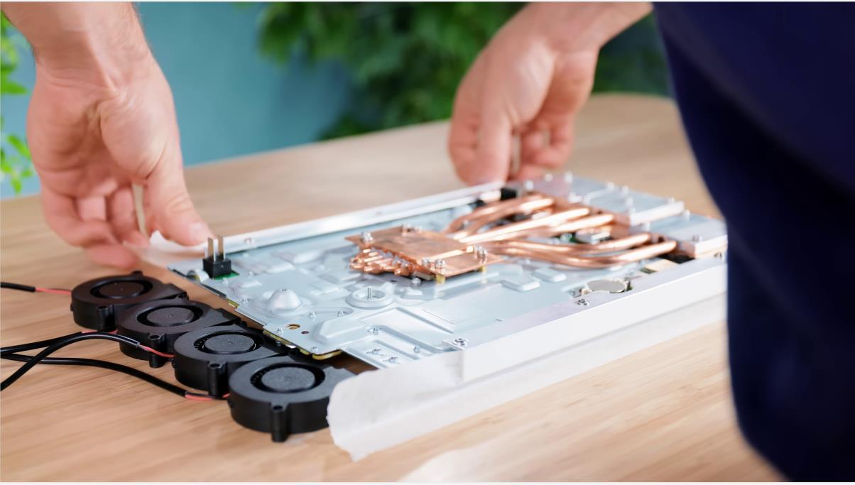 DIY达人动手改造PS5：尺寸更小且自带屏幕的PS5平板 | Nestia