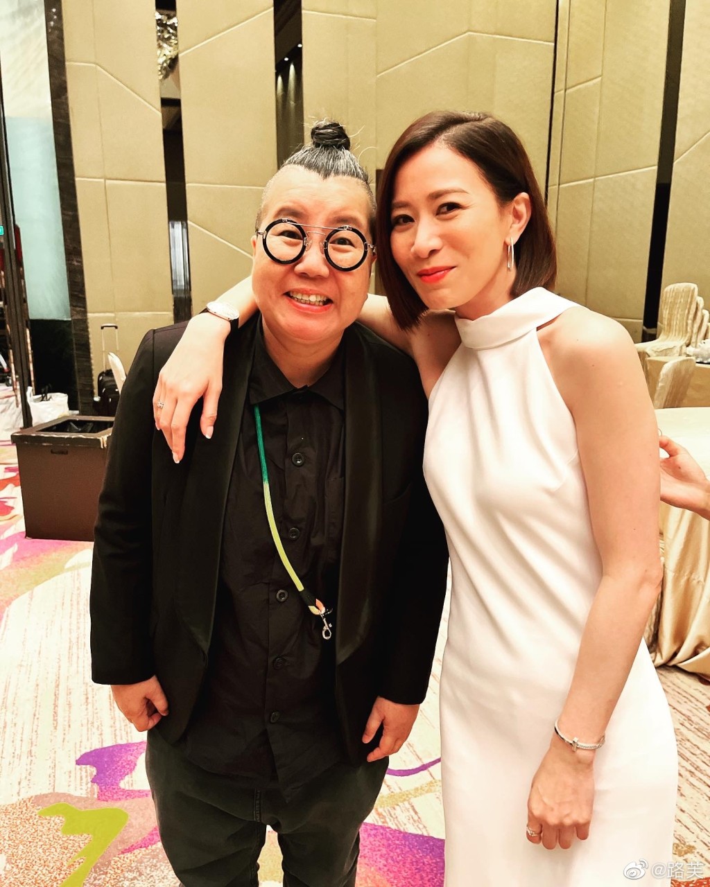 56岁TVB中性女星玩制服诱惑扮俏护士超重口味 咬波卖萌裙脚开衩露出粗壮大腿 | Nestia