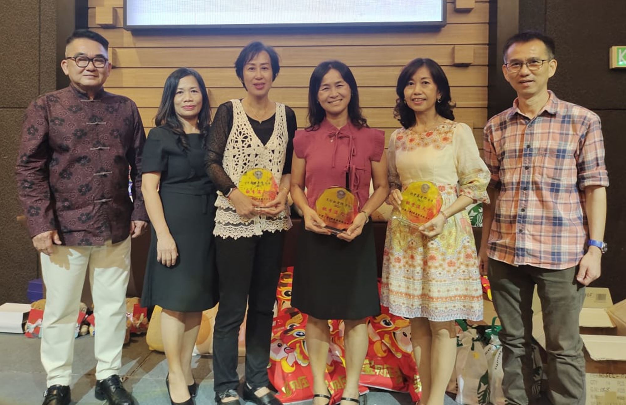 日新B校家协慰劳宴 郑家霖欣慰学生校外比赛出色 | Nestia