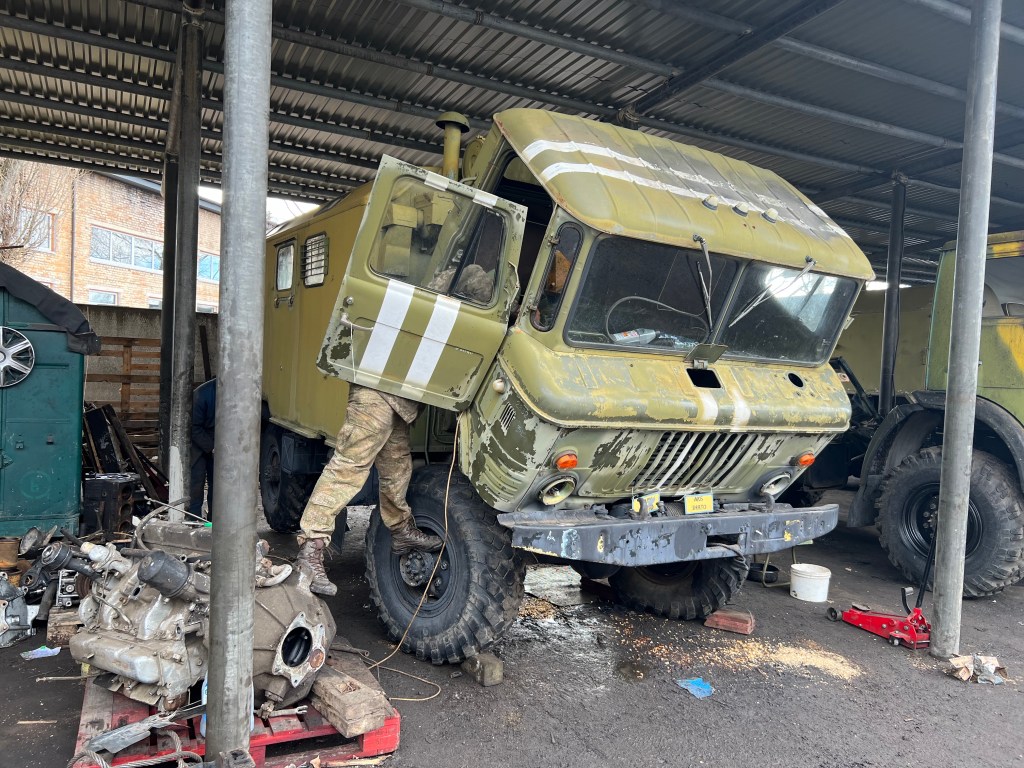 Desperate Ukrainians forced to repurpose billion-dollar weapons from ...