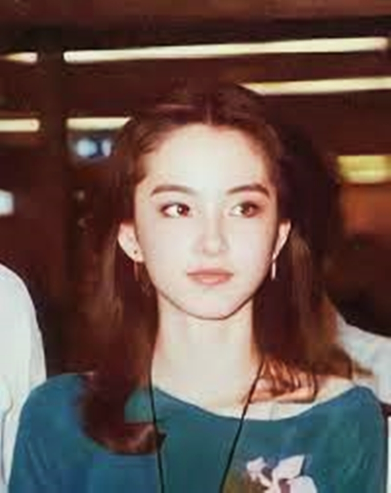 殿堂级女神比基尼照流出 素颜出镜十分靓女 | Nestia