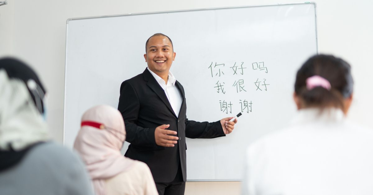 Guru-guru di pusat Bahasa Cina ini 100% bumiputera untuk bantu anak ...