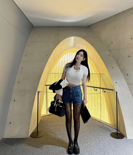 《剑星》女主体模扫描现场视频：身材苗条吸睛 | Nestia